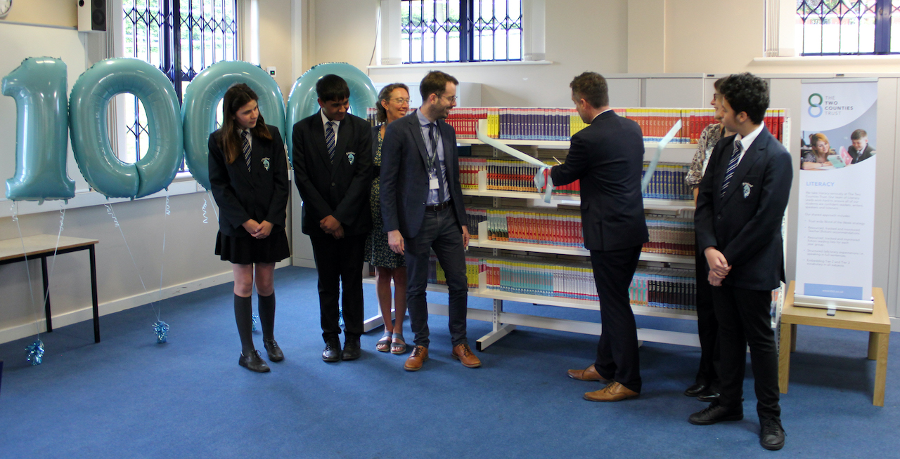 1000 new books now available to borrow from our library! - Friesland School